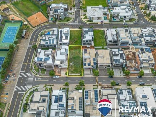 Lote à venda com 360m², localizado em meio de quadra, com excelente topografia, no Swiss Park – Camp