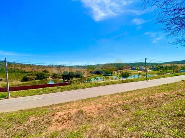Lote à venda em Condomínio fechado Vistadoro Aquaville com 674,56 m²