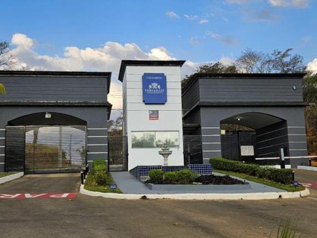 Lote a venda no Condomínio Versailles Ville de France
