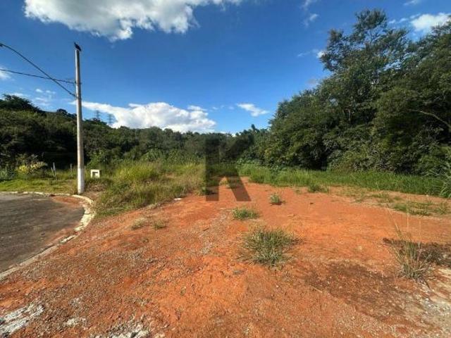 Lote a venda no condomínio Villaggio em Pouso Alegre com 375 m²
