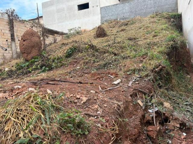 Lote à venda no bairro Manoel Corrêa