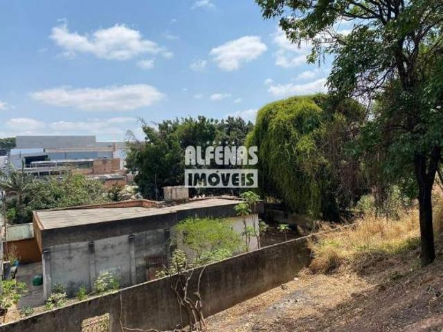 Lote à venda no Bairro BERNARDO MONTEIRO