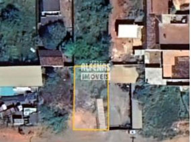 Lote à venda no Bairro Esmeraldas II