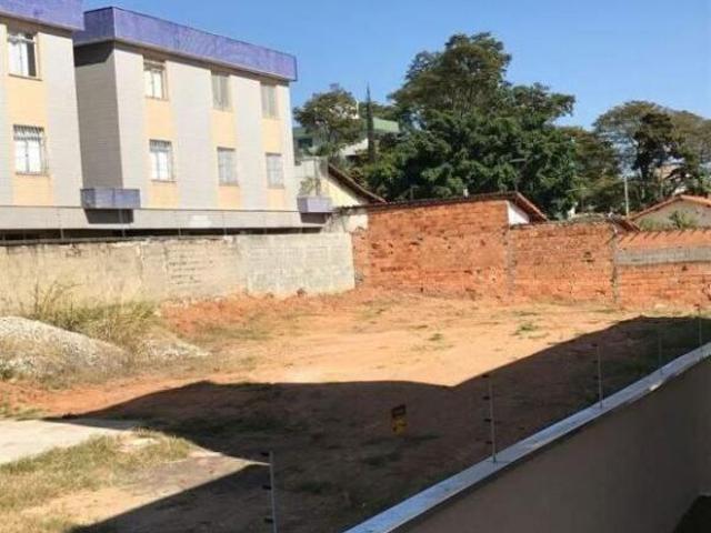 LOTE Á VENDA NO BAIRRO PAQUETÁ