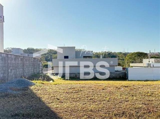 LOTE À VENDA NO JARDINS PORTO, COM 305M² NO SENADOR CANEDO
