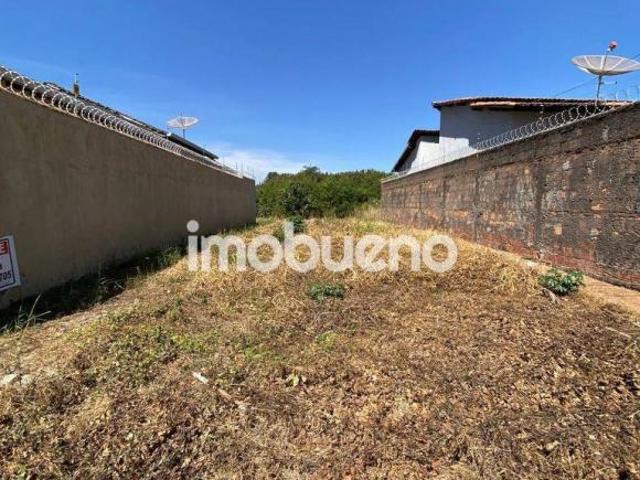 Lote a venda no Setor Central, 250m²