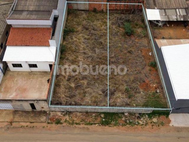 Lote à Venda no setor Vila Carolina, 10X30 300m²