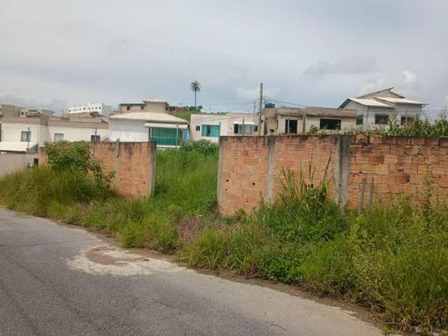 Lote a venda plano de esquina, bairro Novo Centro em Santa Luzia MG