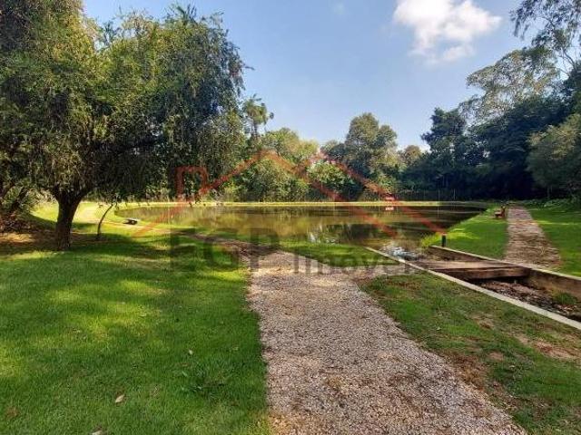 Lote a venda Residencial Ibirapuera, Sorocaba, SP, medindo 1.018m². Portaria 24 hrs, lago, muita áre