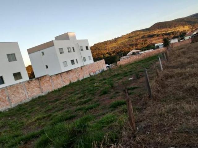 LOTE AMPLO DE 1.000m2 EM FLORESTAL/MG!