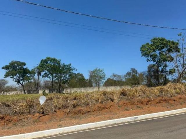 Lote Amplo em Condomínio Fechado – 1.012m²