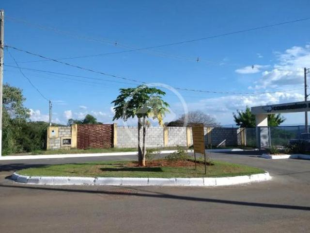 Lote ao lado da portaria do Con. Real Garden todo murado