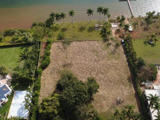 LOTE BEIRA LAGO QL 28
