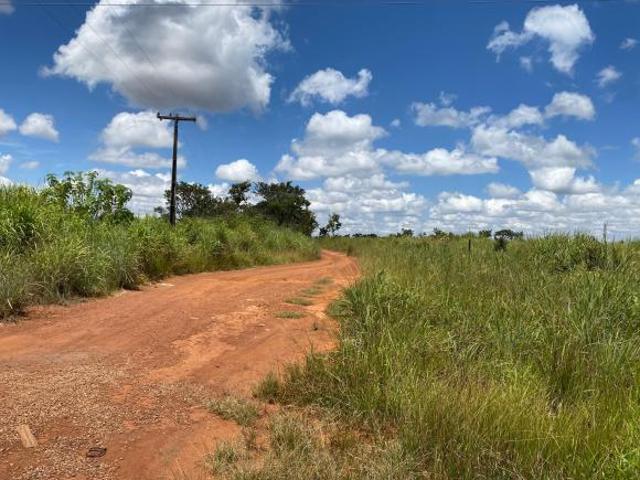 LOTE COM 400m2 ESCRITURADO EXCELENTE AC CARRO E DOCUMENTAÇÃO 100%! Oportunidade 98150 8787