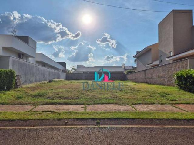 Lote com 465 m² à venda no Condomínio Damha
