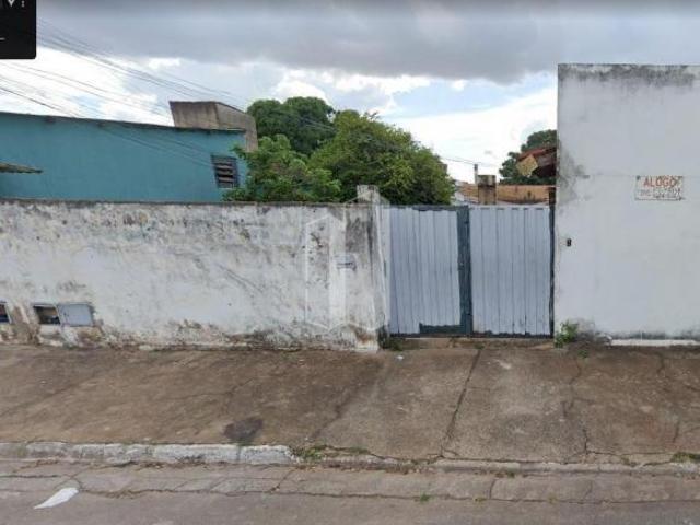 Lote com 03 Barracões,cada barracão com 2 quartos e banheiro,frente para o na.