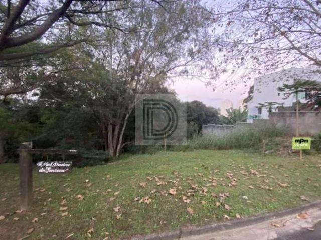 Lote com 1.000 m² Cond. Pallos Verdes Granja Viana