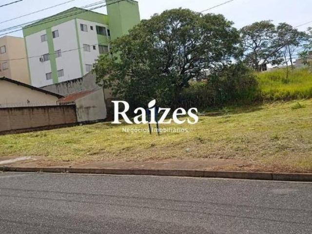 Lote com 257m² uso misto Bosque dos Buritis e Aclimação em Uberlândia