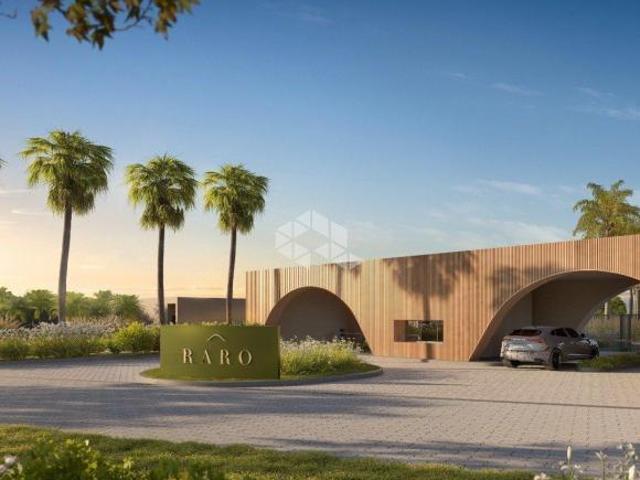 Lote com 275m², frente norte no condomínio fechado Raro na praia de Remanso em X