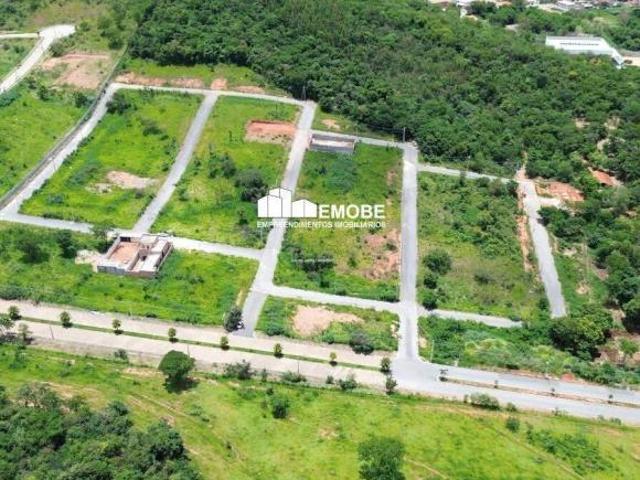 Lote com 300 m² com ótima localização