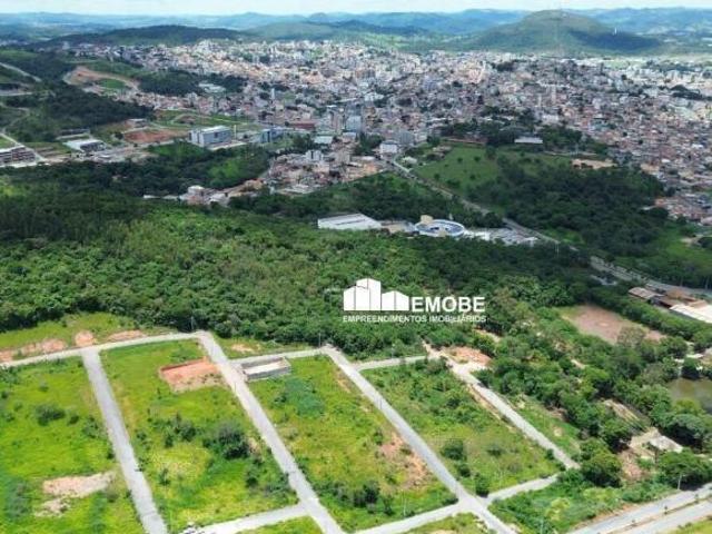 Lote com 300 m² com ótima localização