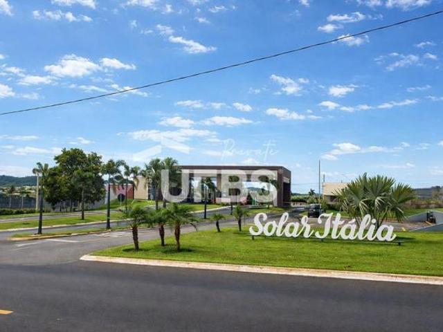 Lote com 300 metros em Condominio Fechado Solar Italia