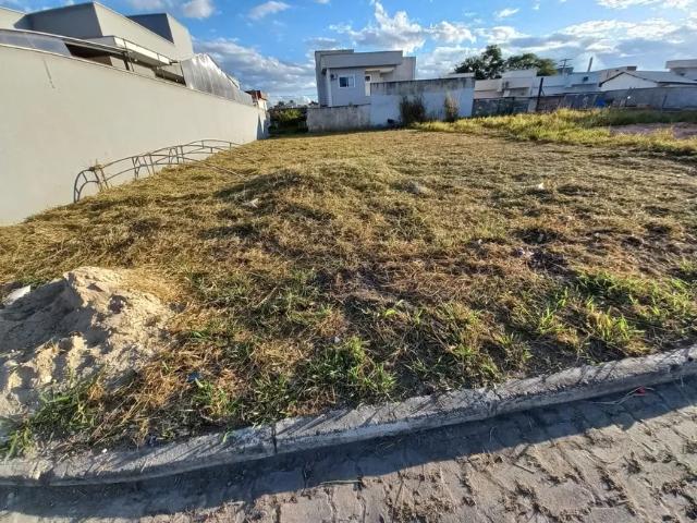 Lote com 341m2 em Porto Real