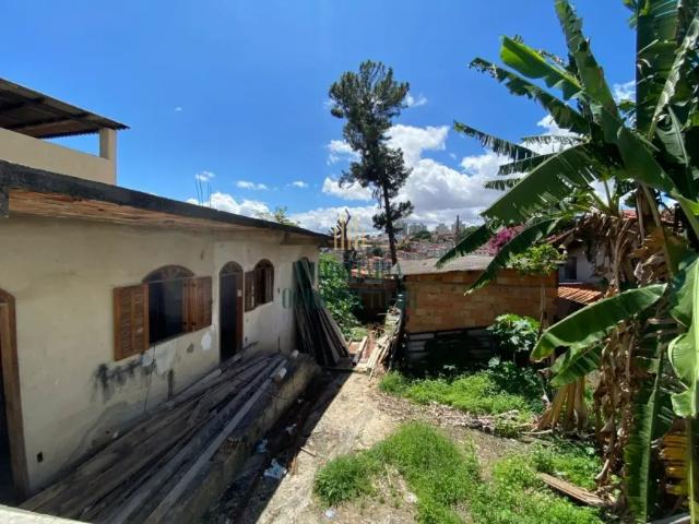 Lote com 360m² á venda no bairro Letícia
