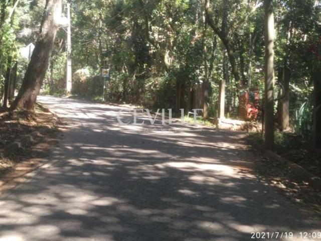 Lote com 3.300 m², cond. Pasárgada