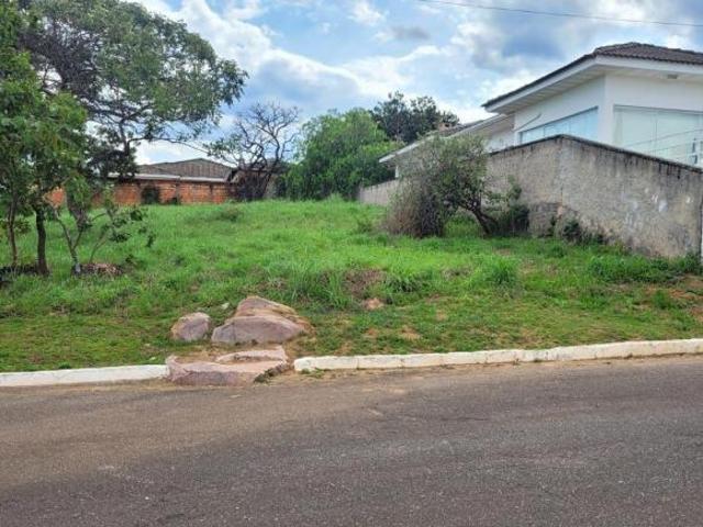 LOTE COM ACLIVE, COM BELA VISTA PERMANENTE PARA O VALE