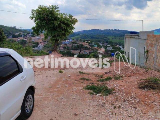 Lote com aproximadamente 671,00 metros quadrados