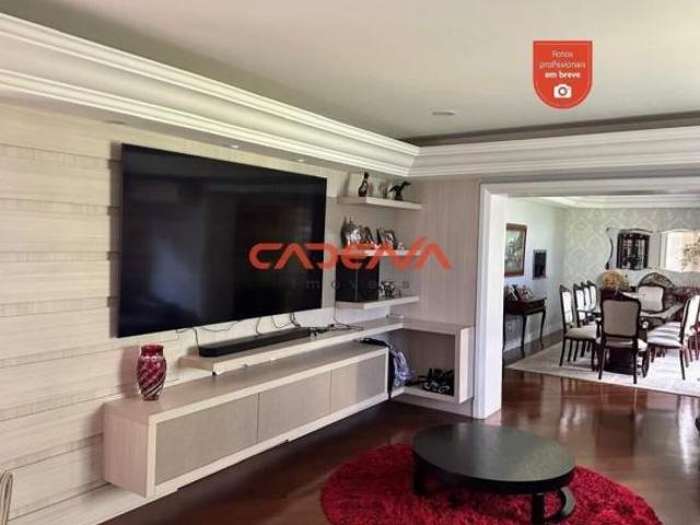 Lote com duas casas à venda no Parolin