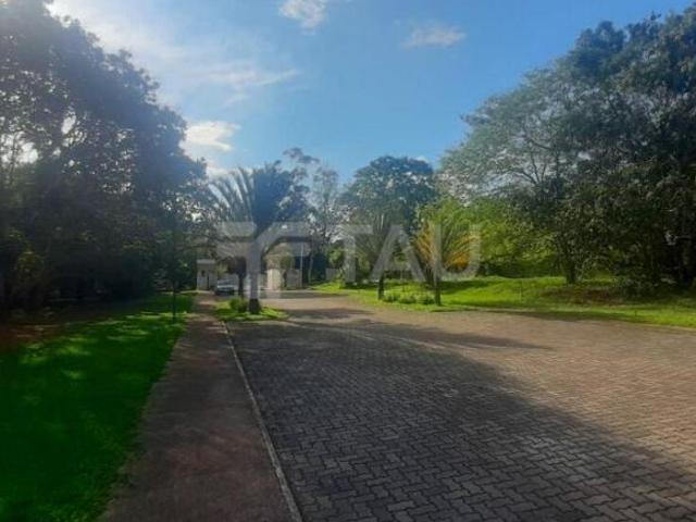 Lote com localização privilegiada no Park Way