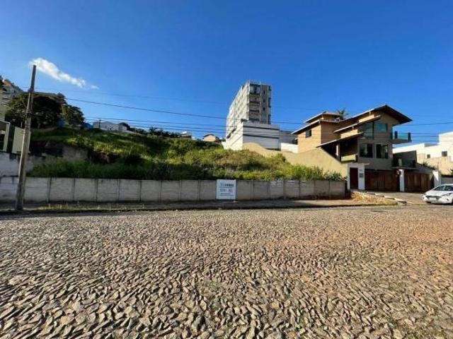 Lote com localização única em Itaúna