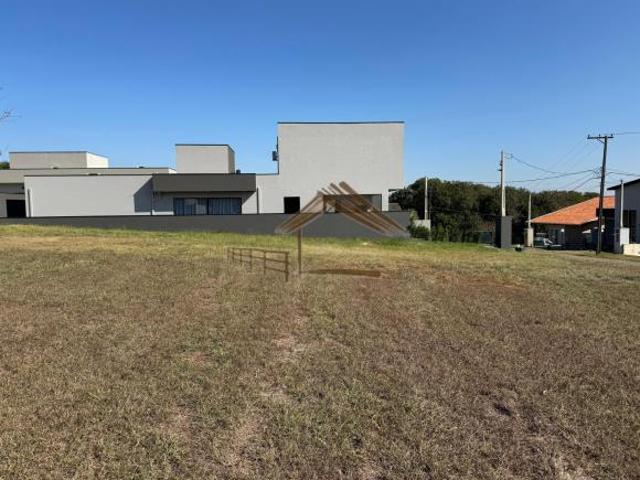 Lote com projeto aprovado no Ninho Verde 1, 450 m² pronto para construir