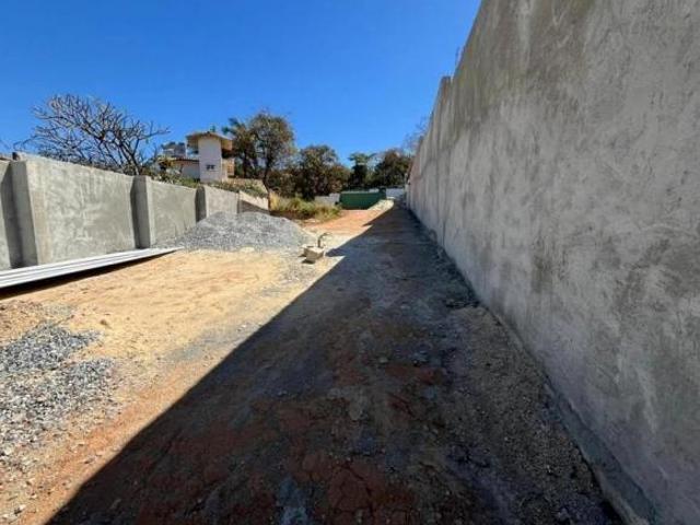 LOTE COM PROJETO | BAIRRO BANDEIRANTES | R$720.000,00