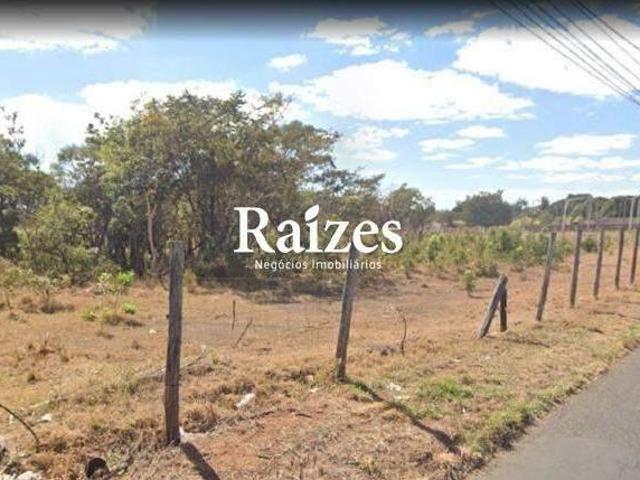 Lote Comercial com 1.370m² em Avenida Comercial no Lago Azul em Uberlândia