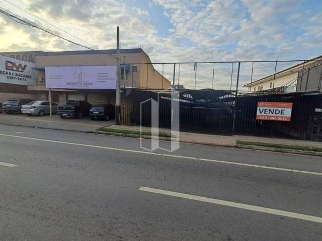 Lote Comercial com galpão,tem banheiro,sala e escritório,piso em cerãmica,ter.