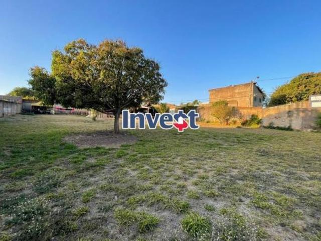 Lote Comercial e Residencial, Ótima Localização, 800m² na Rua 06 em Vicente Pires