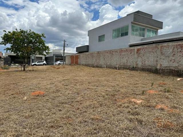 LOTE / CONDOMÍNIO FECHADO / POENTE / ESCRITURADO / ALTO DA BOA VISTA SOBRADINHO