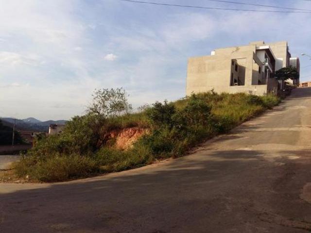 LOTE DE ÓTIMA LOCALIZAÇÃO E IDEAL PARA SEU EMPREENDIMENTO OU MORADIA NO ELDORADO!