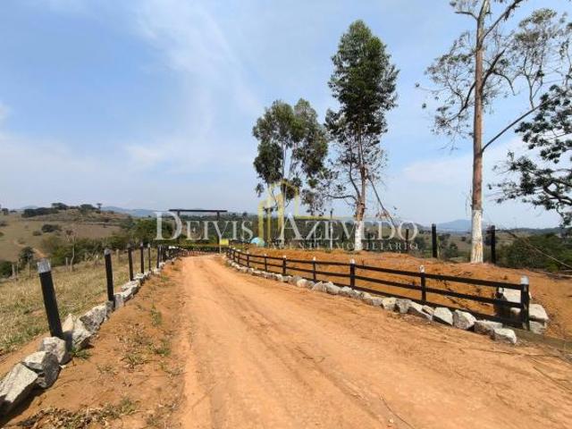 Lote de Chácara à venda em Condomínio Fechado