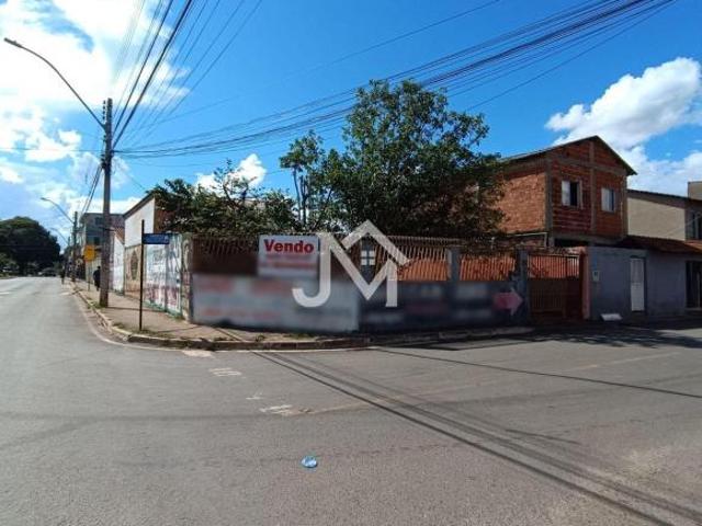 Lote de Esquina 300m² na Vila Planalto com Potencial para Kitnets ou Uso Comercial – Aceita Permuta