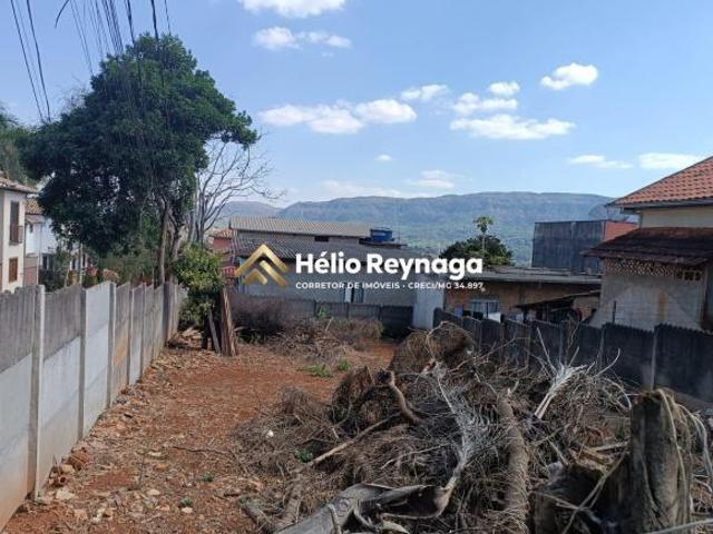 Lote de Esquina com Vista para a Serra: Oportunidade Perfeita para Morar ou Investir!