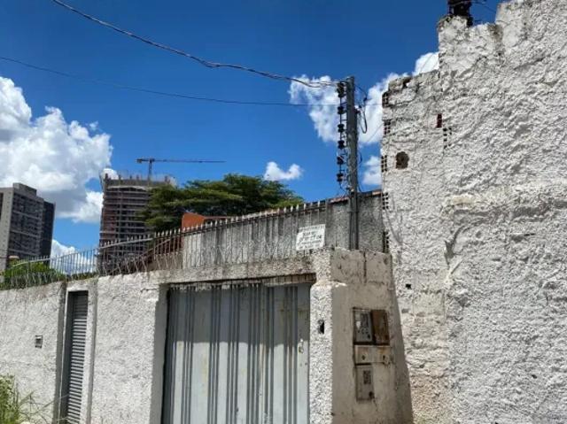Lote de esquina comercial de 500 m² no setor pedro ludovico – alto fluxo, localização estratégica