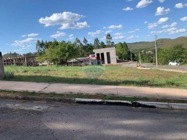 Lote de esquina condomínio Belvedere Green