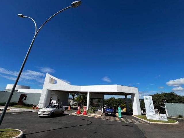 Lote de esquina condominio Santa Mônica