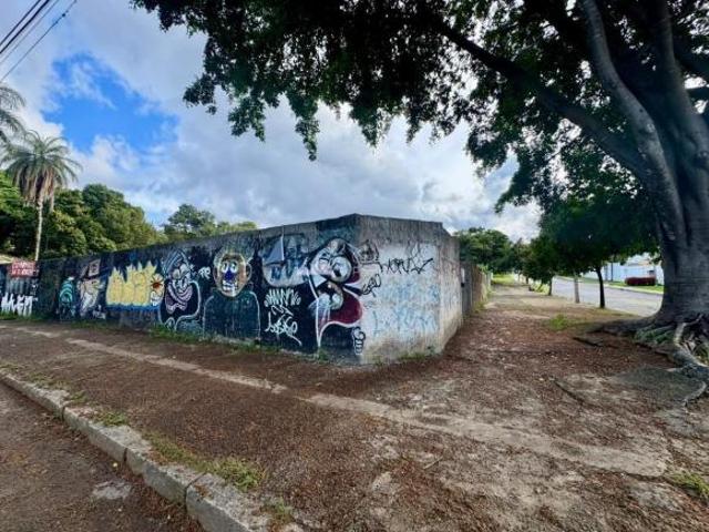 Lote de esquina à venda Bandeirantes