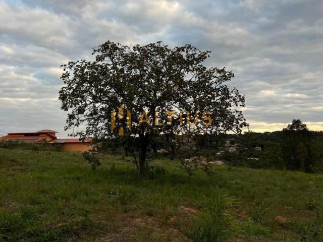 Lote de Esquina à Venda no Estância da Cachoeira–Casa Branca