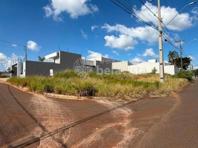 TERRENO DE ESQUINA À VENDA NO RESIDENCIAL CAZARIN 2 EM APUCARANA